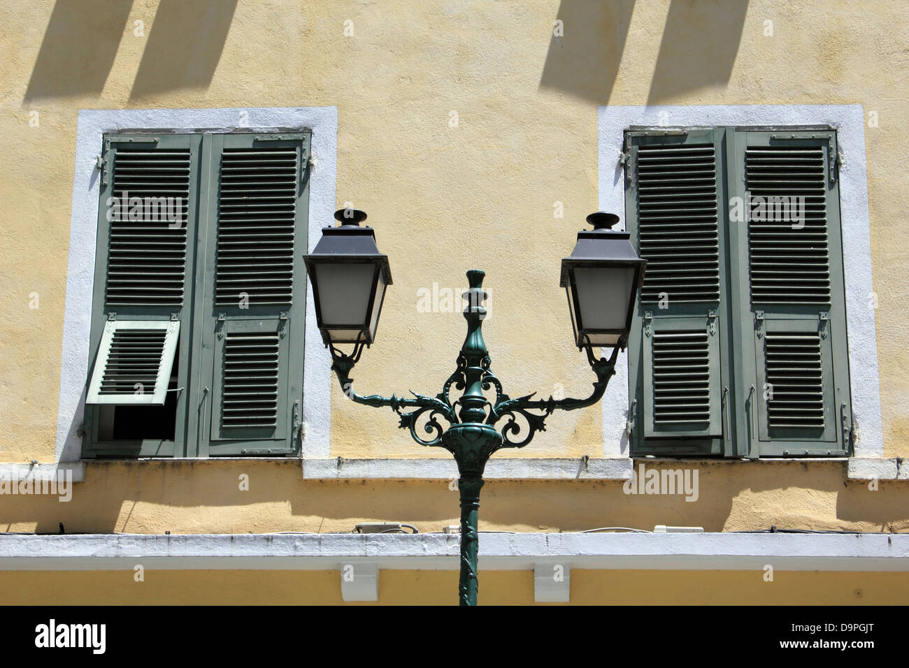 Apartment block french france hi-res stock photography and images - Alamy