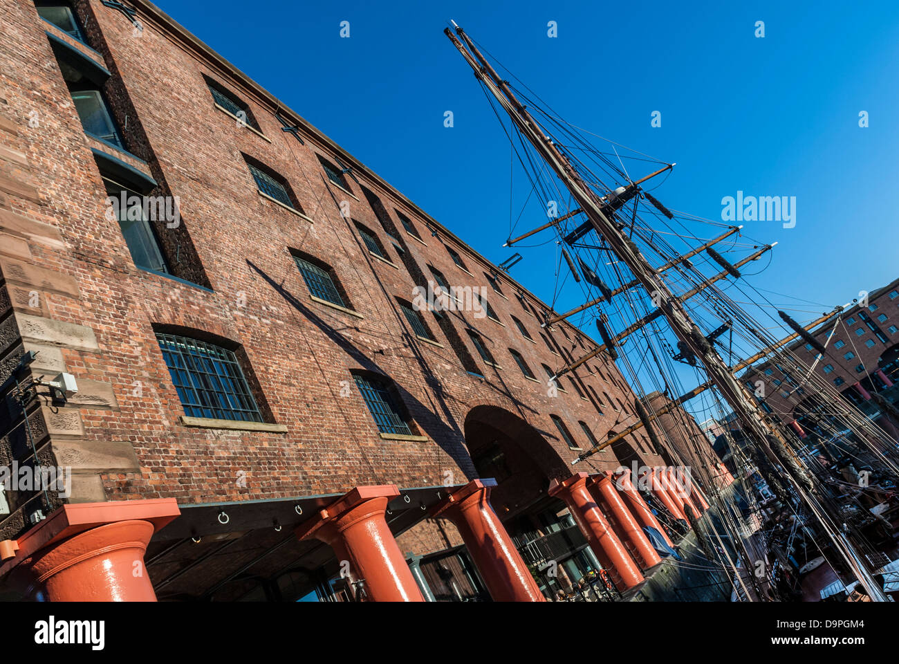 Liverpool ship boat hi-res stock photography and images - Alamy