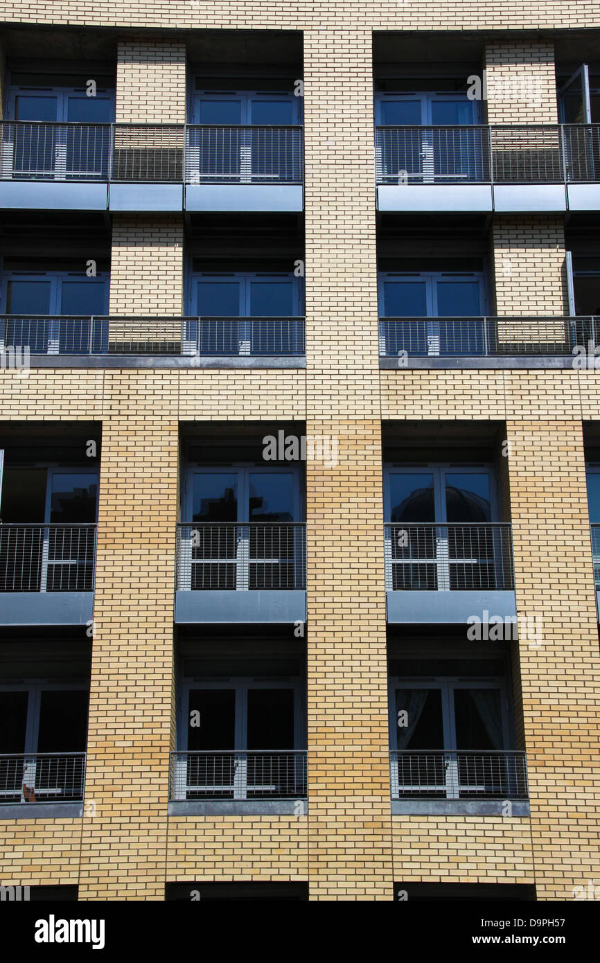 Modern urban housing architecture Glasgow Stock Photo - Alamy