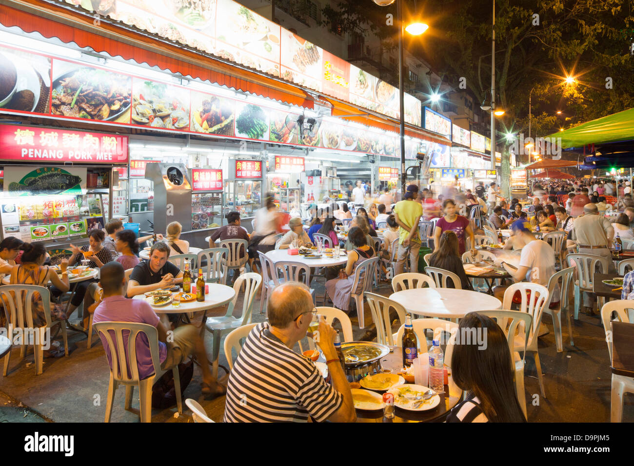 People eating at restaurants, Jalan Alor, Kuala Lumpur, Malaysia Stock ...