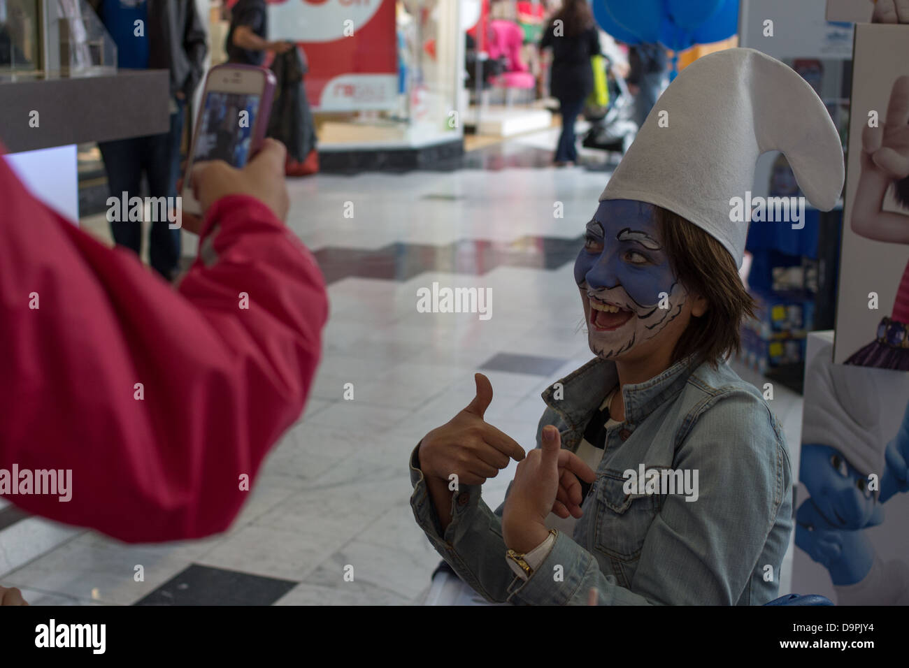Smurf face hi-res stock photography and images - Alamy