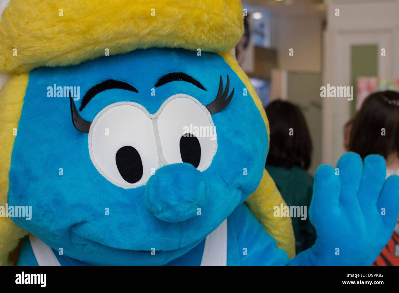 Smurfette hi-res stock photography and images - Alamy