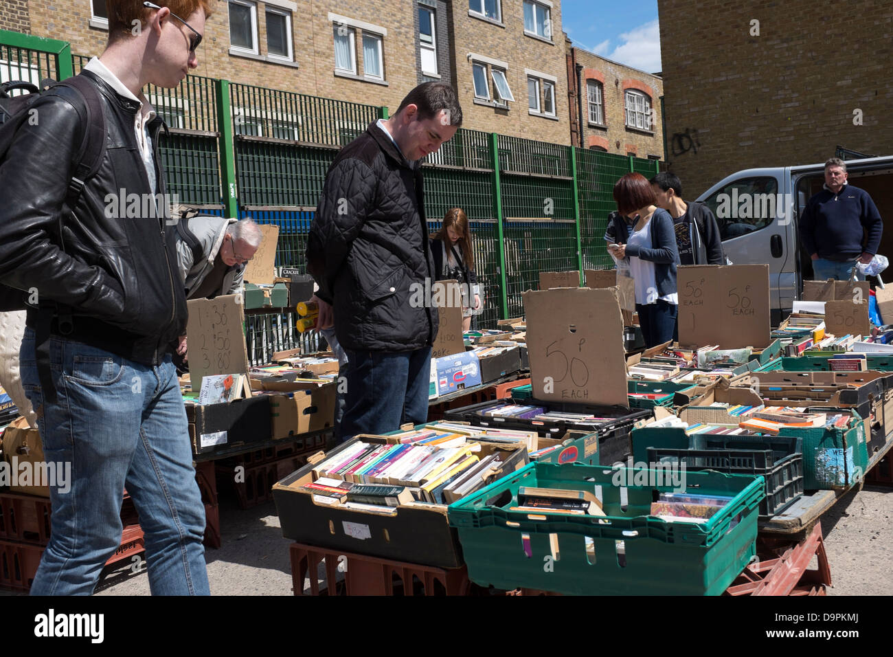 Old books market hi-res stock photography and images - Alamy