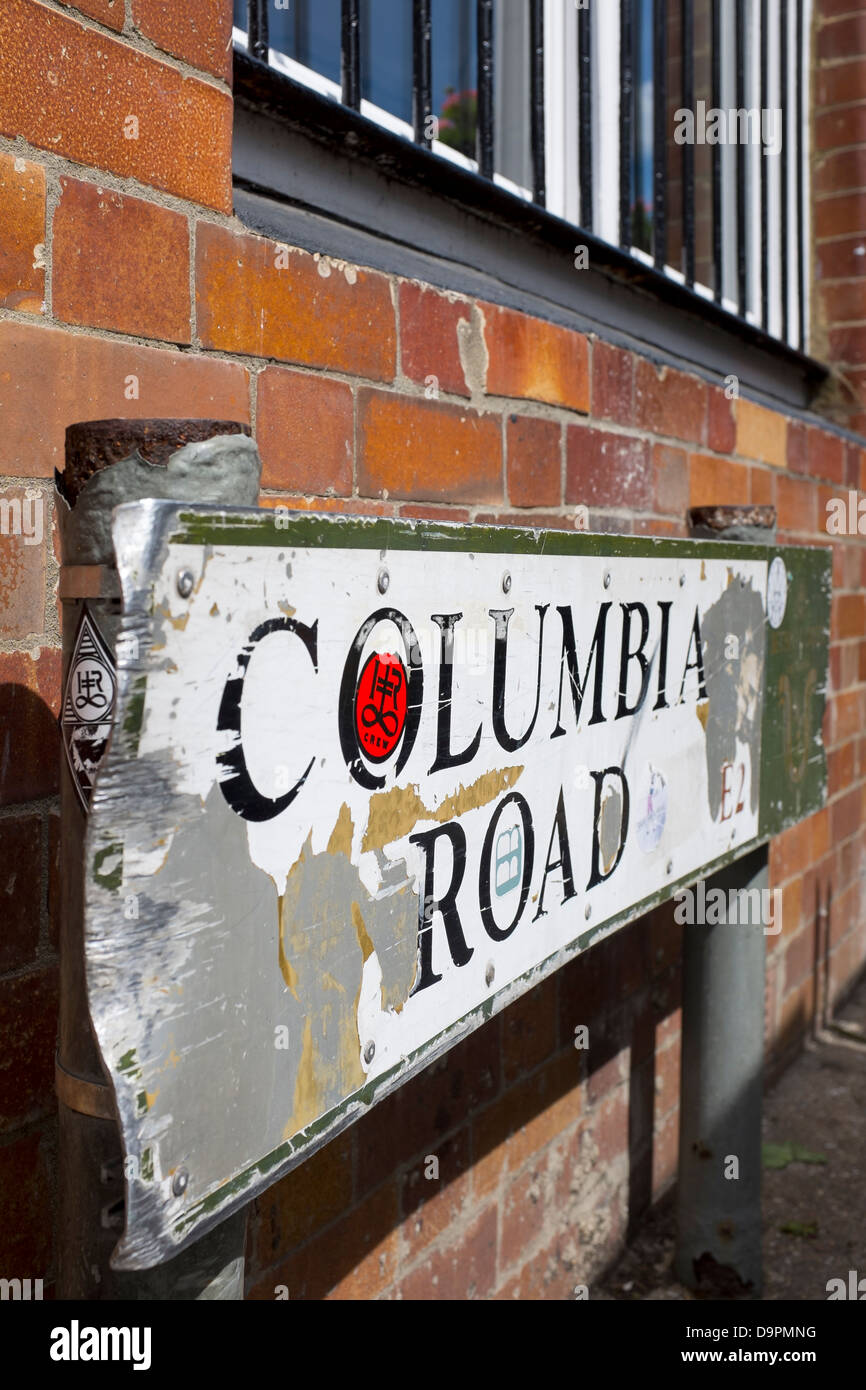 Sunday road sign hi-res stock photography and images - Alamy