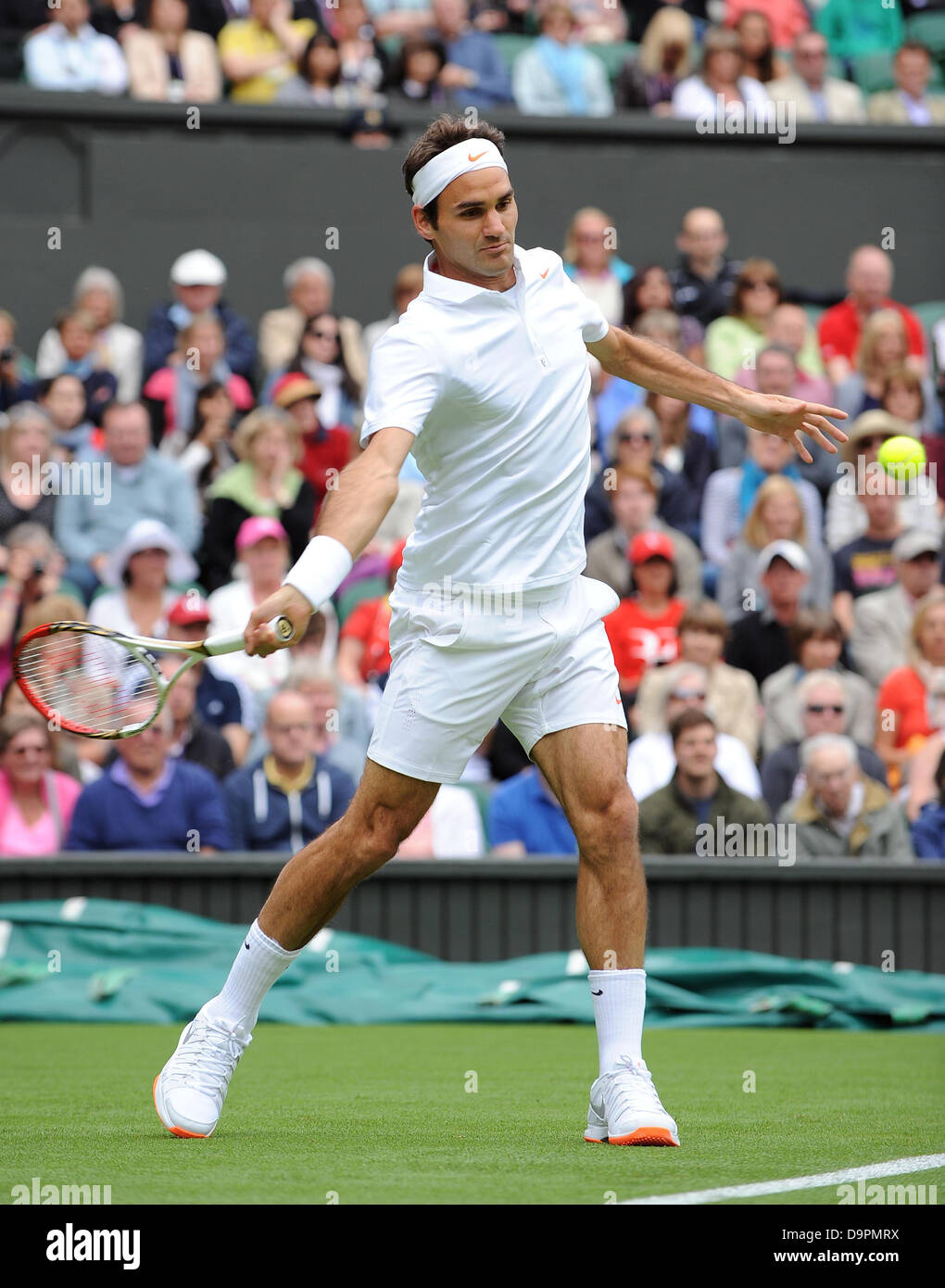 ROGER FEDERER SWITZERLAND THE ALL ENGLAND TENNIS CLUB WIMBLEDON LONDON ...