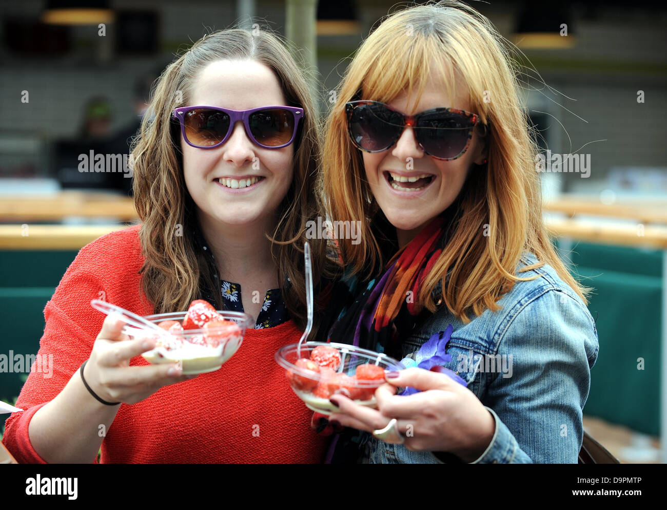 WIMBLEDON SPECTATORS ENJOY STR THE WIMBLEDON CHAMPIONSHIPS 20 THE ALL ...