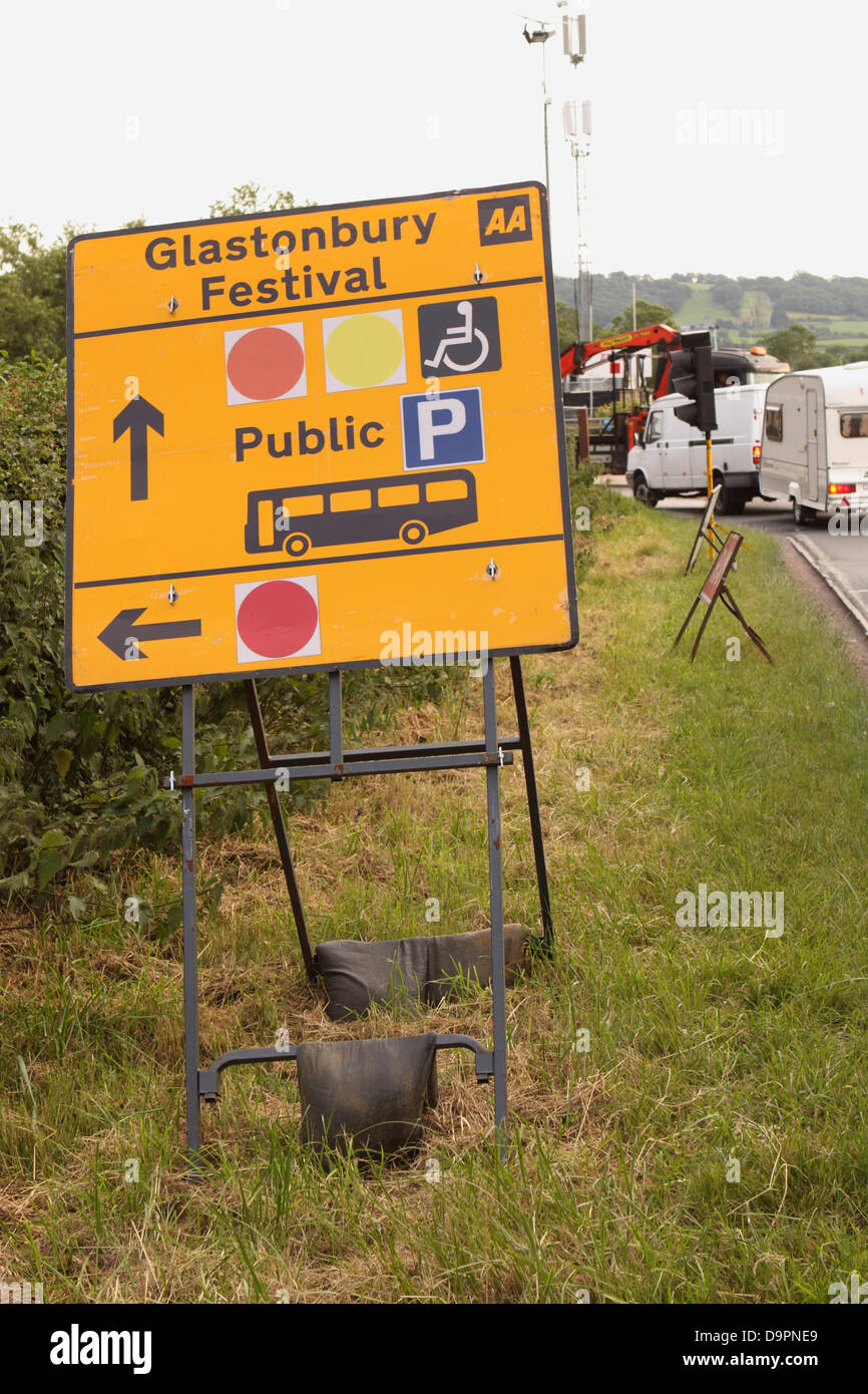 Glastonbury festival signs hi-res stock photography and images - Alamy