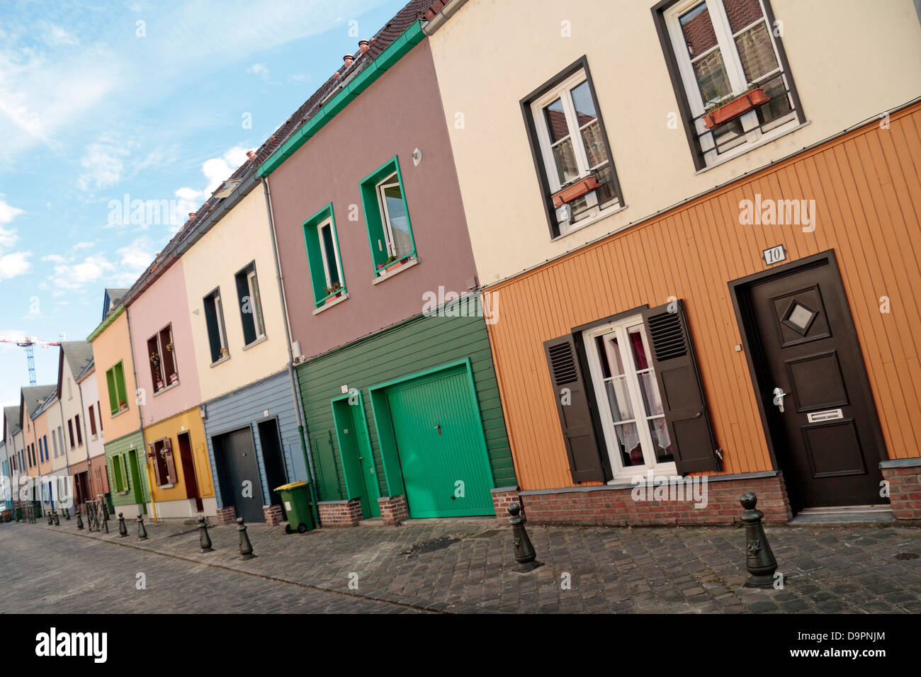 French terraced houses hi-res stock photography and images - Alamy