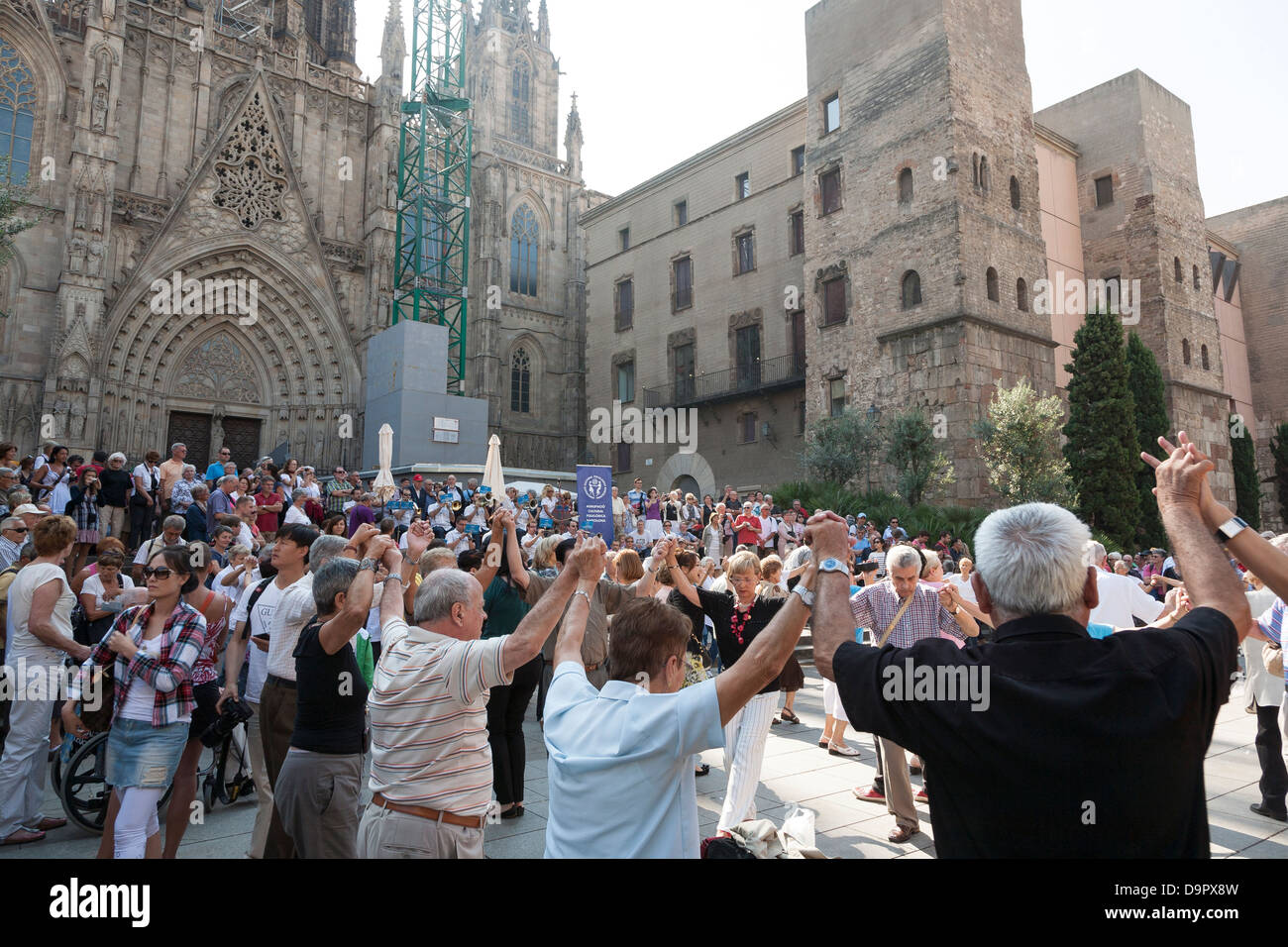 Locals doing the sardana dance at Barcelona Cathedral in the Gothic ...