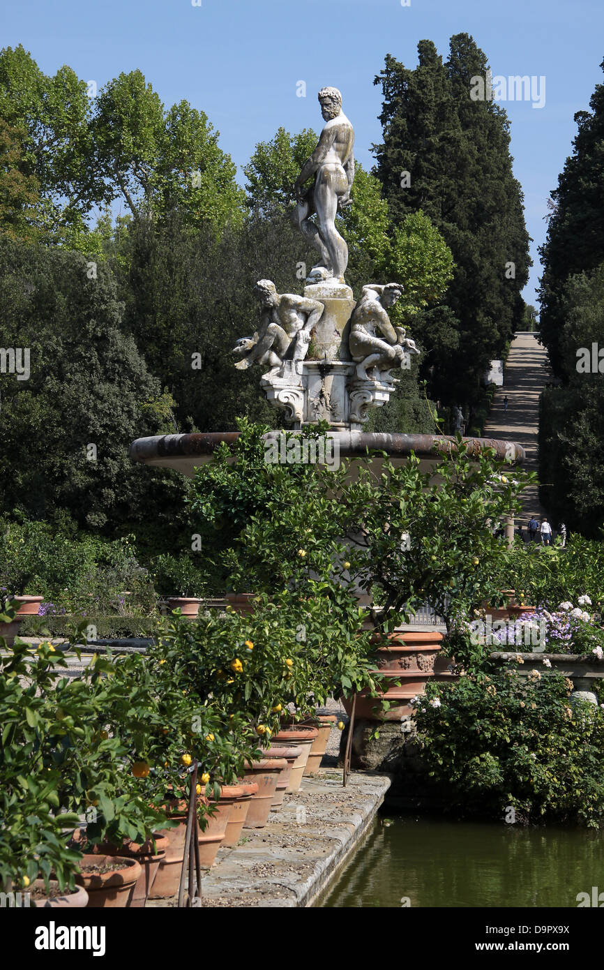 Statues of florence hi-res stock photography and images - Alamy