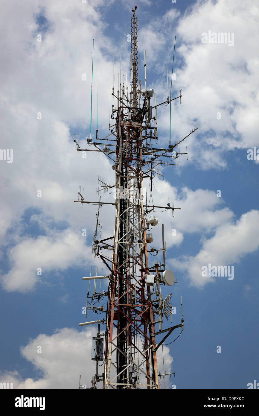 Aerial antennas mast transmitter hi-res stock photography and images ...
