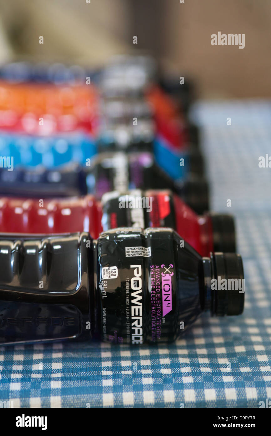 Powerade bottles hi-res stock photography and images - Alamy