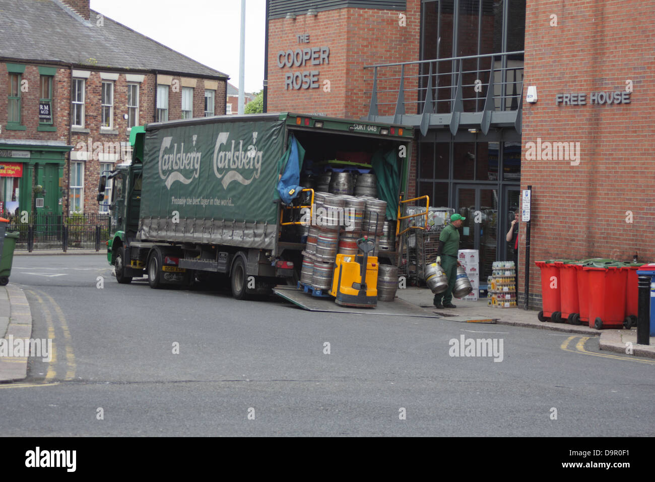 Lorry with Carlsberg logo delivering barrels of beer to the Cooper Rose ...