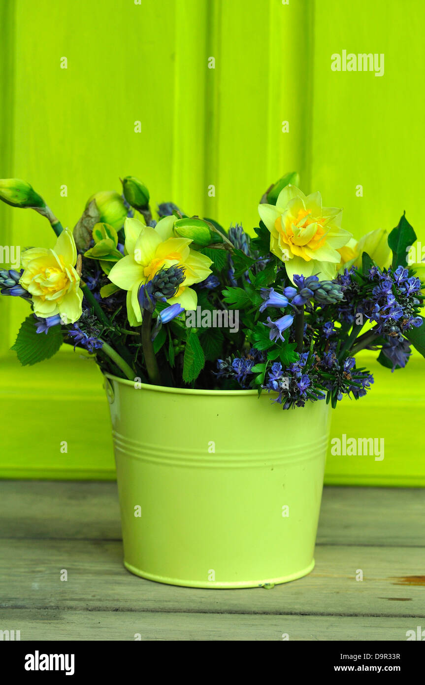 Bucket yellow hi-res stock photography and images - Alamy