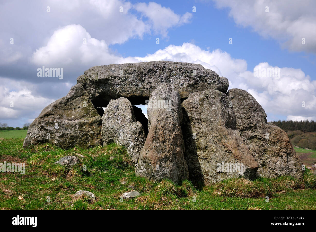 Hellstone dolmen hi-res stock photography and images - Alamy