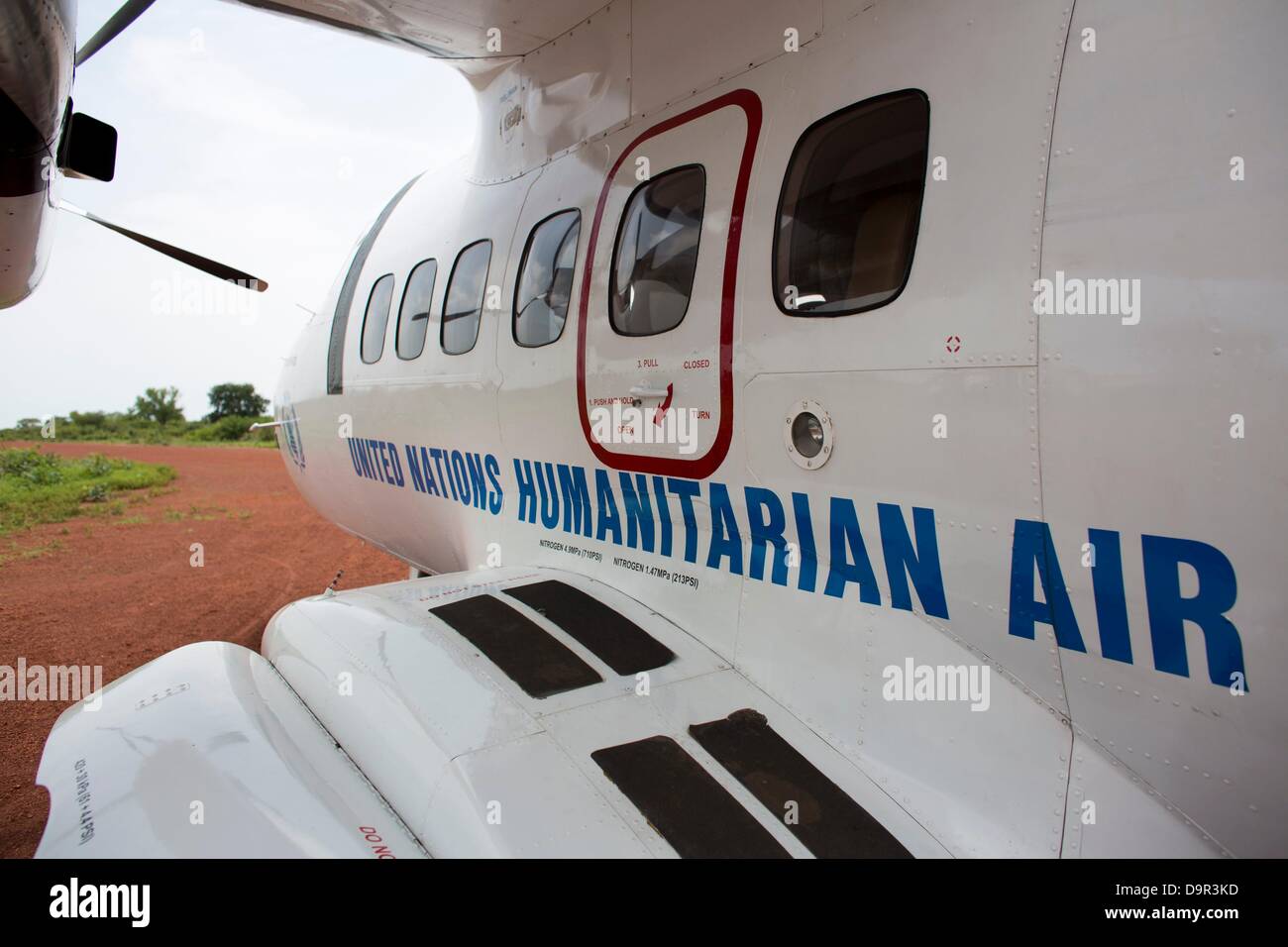 United nations humanitarian air service hi-res stock photography and ...