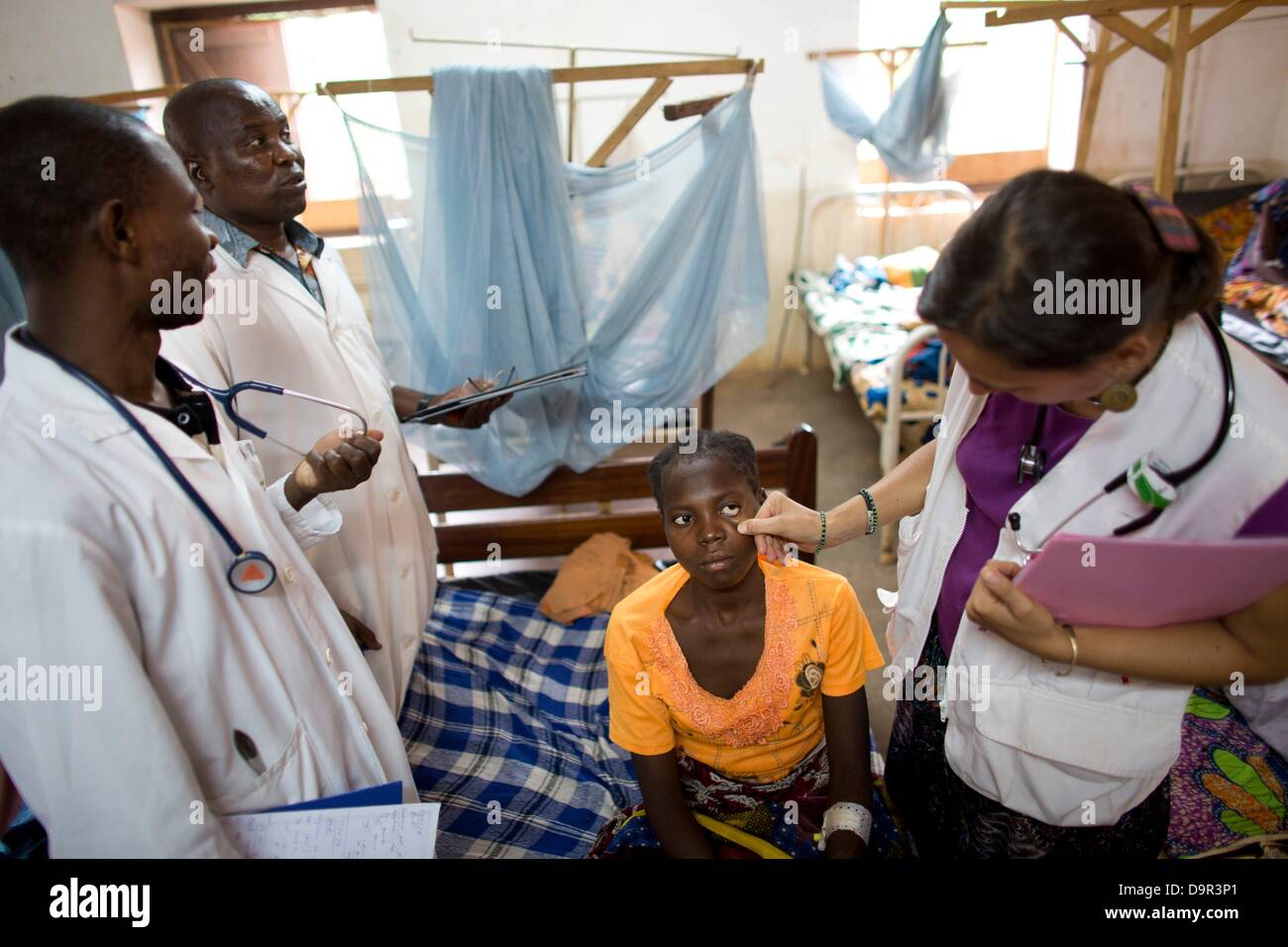MSF doctor at work in batangafo hospital, central african republic ...