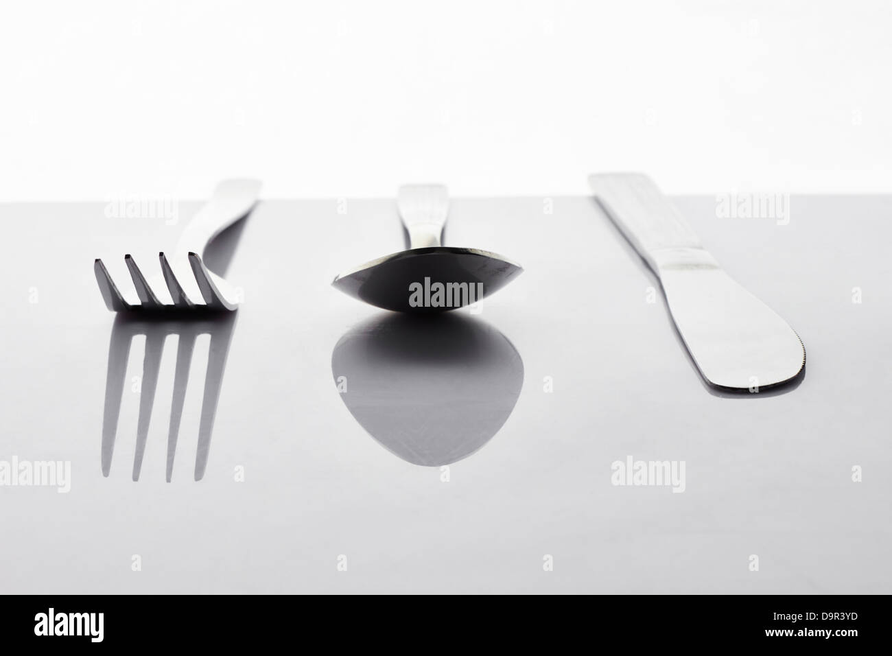 Things on a table hi-res stock photography and images - Alamy