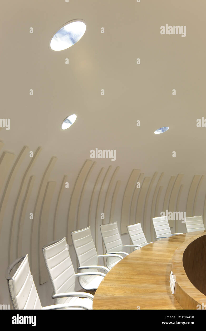 Flanders Business School, Antwerp, Belgium. Architect: BURO II & ARCHI ...