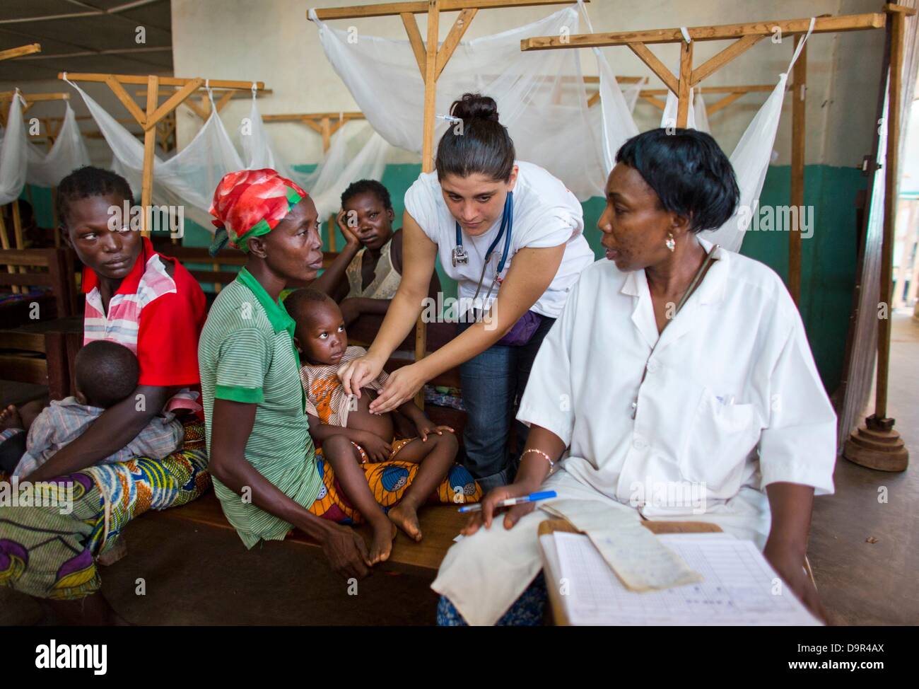 MSF doctor in batangafo hospital ,Central african republic Stock Photo ...