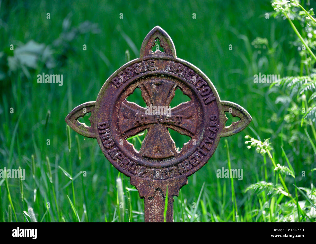 Iron grave marker hi-res stock photography and images - Alamy