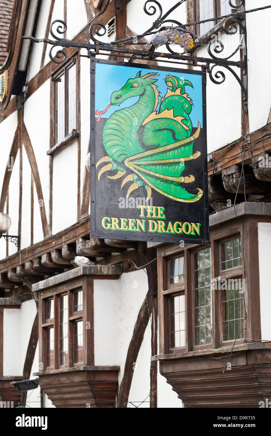 The green dragon pub hi-res stock photography and images - Alamy
