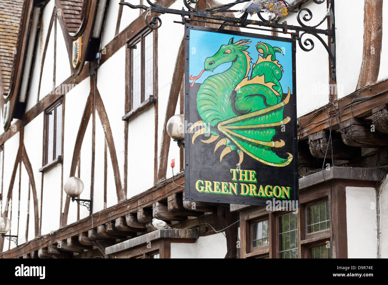 The green dragon pub hi-res stock photography and images - Alamy