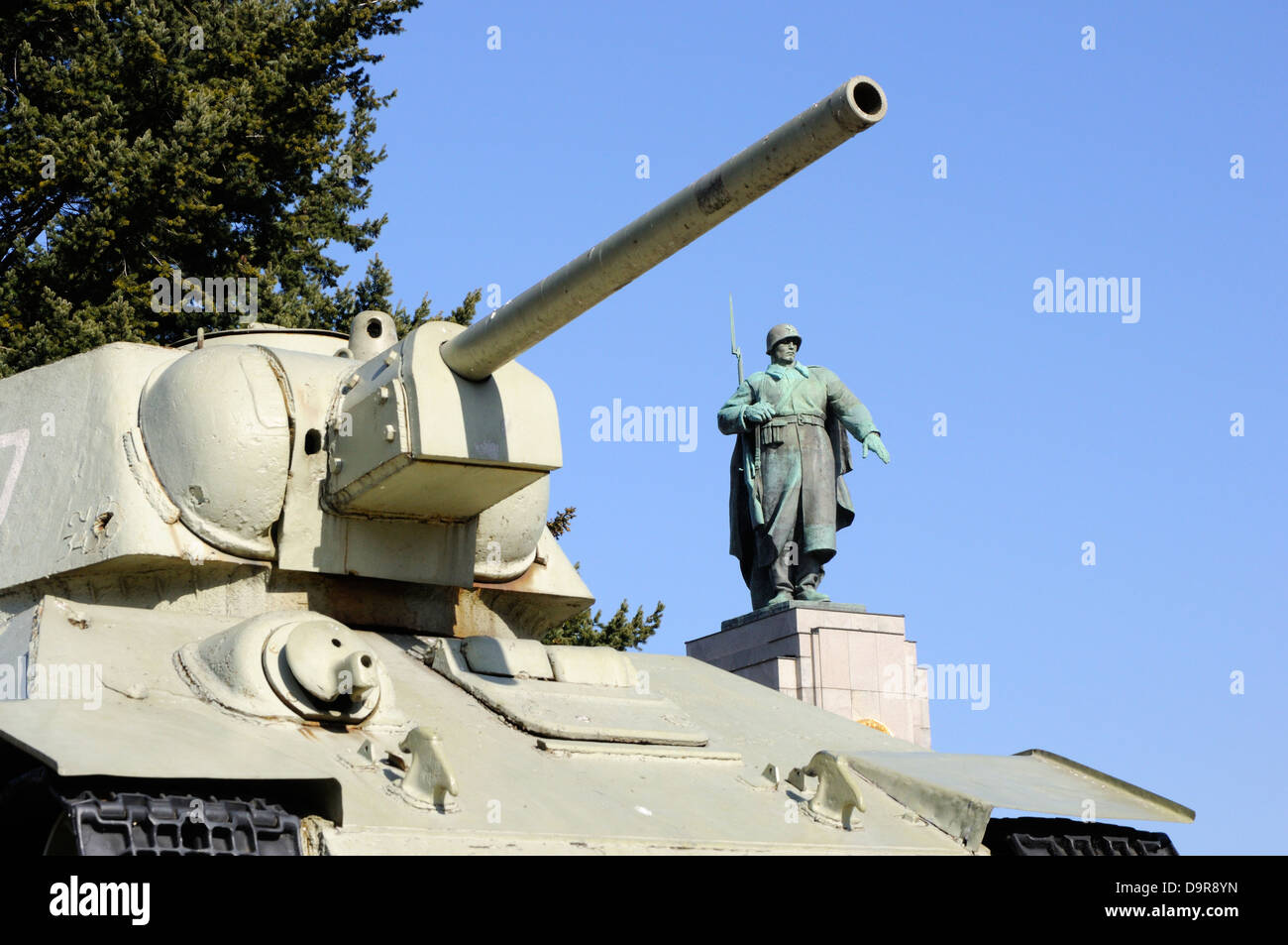 T 34 soviet tanks hi-res stock photography and images - Alamy