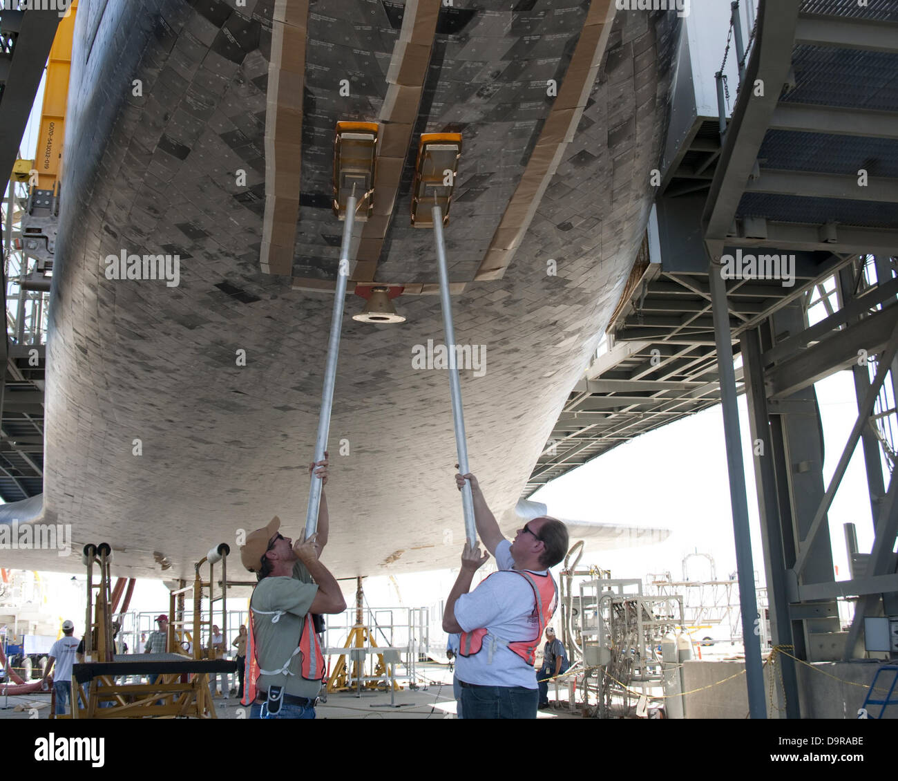 STS-128, a space shuttle mission, successfully returned to the Kennedy ...