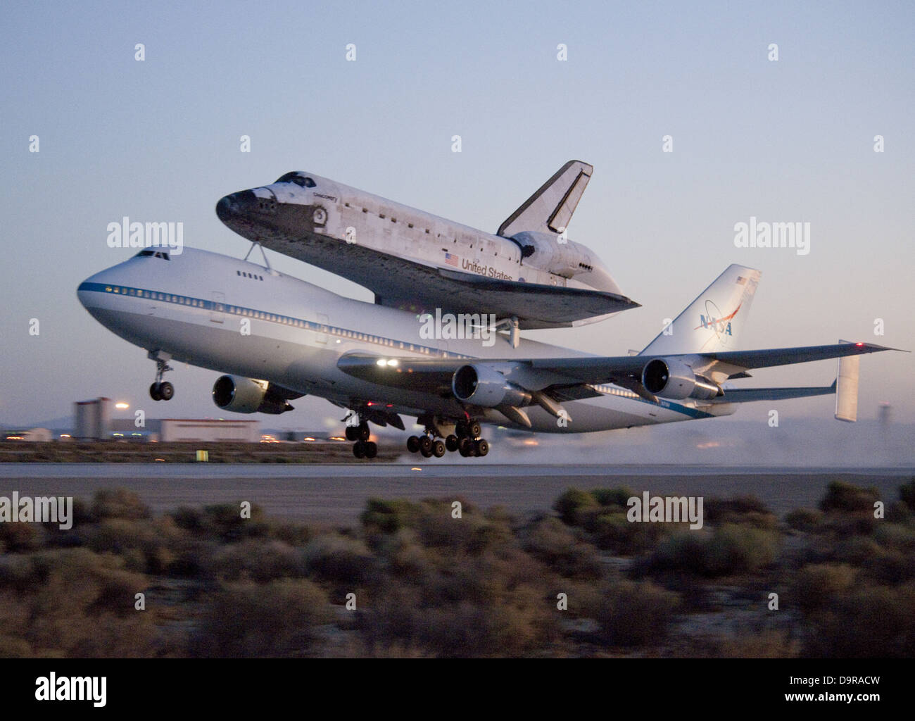 STS-128 Return to KSC 10 Stock Photo - Alamy