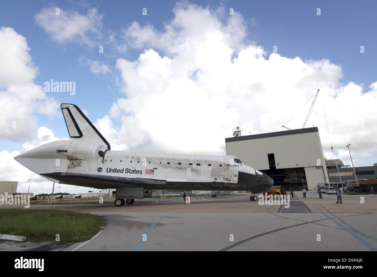 The STS-128 space shuttle mission returns to Kennedy Space Center ...