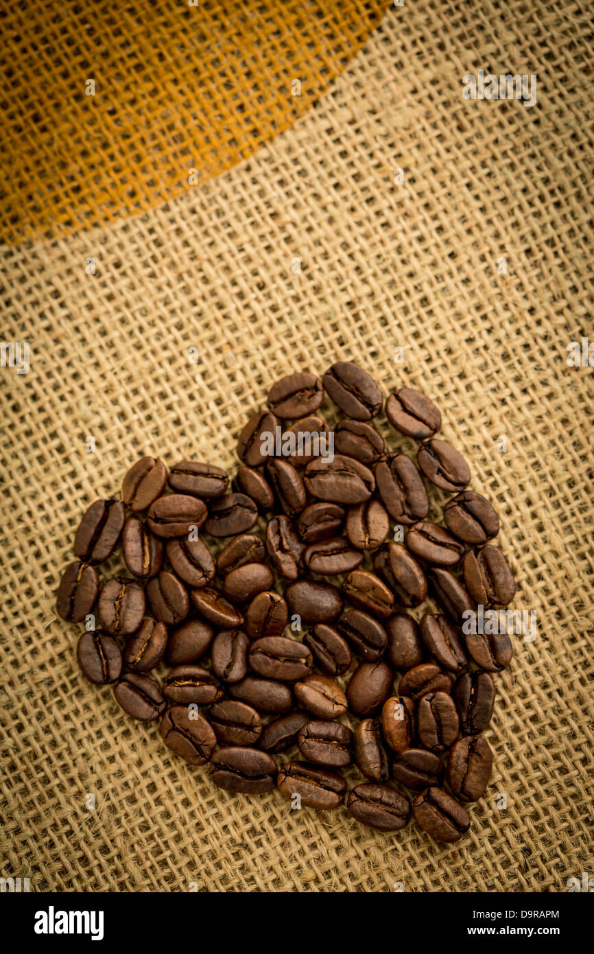 Heart made of roasted coffee beans Stock Photo - Alamy