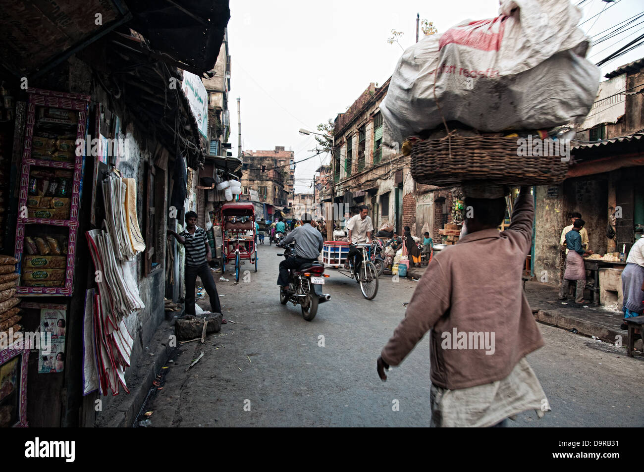 Streets scene. Calcutta, West Bengal, India Stock Photo - Alamy