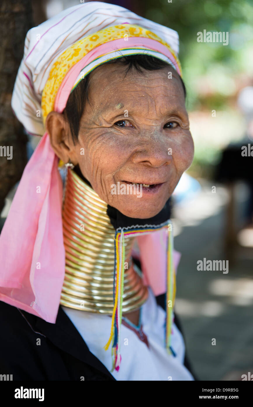 a long necked Kayan Lahwi lady, Bagan, Myanmar (Burma Stock Photo - Alamy