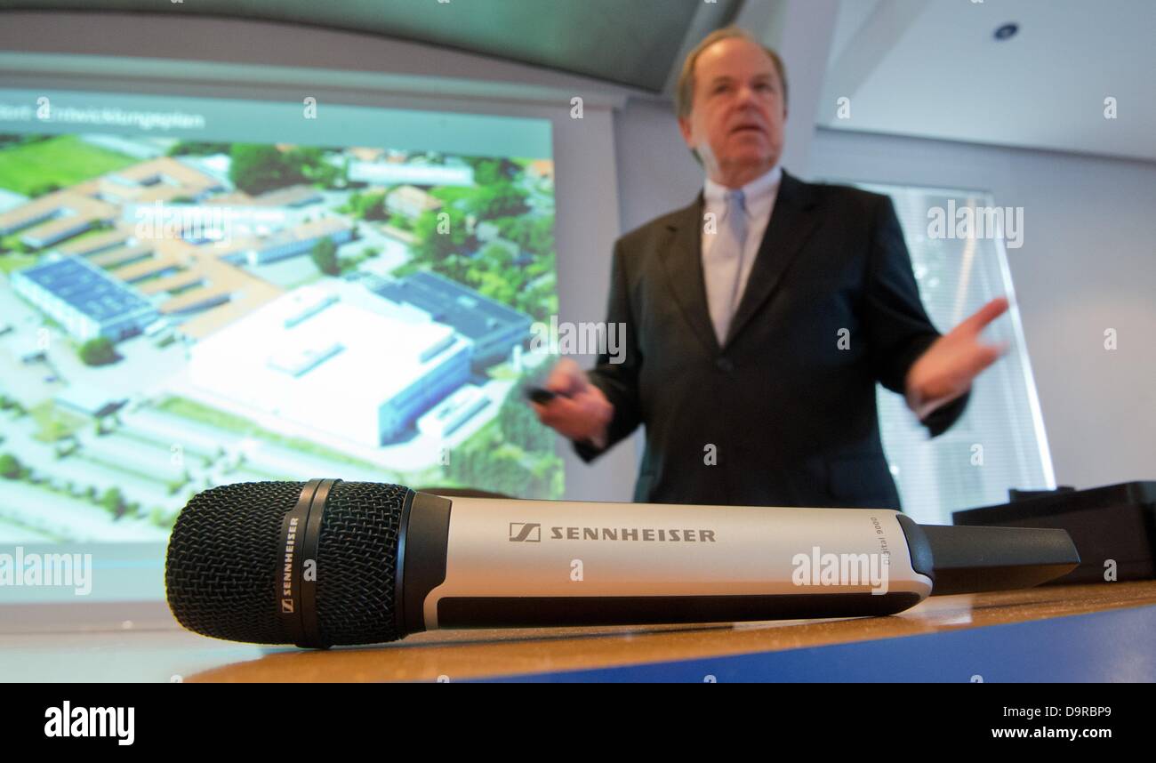 Sennheiser equipment hi-res stock photography and images - Alamy