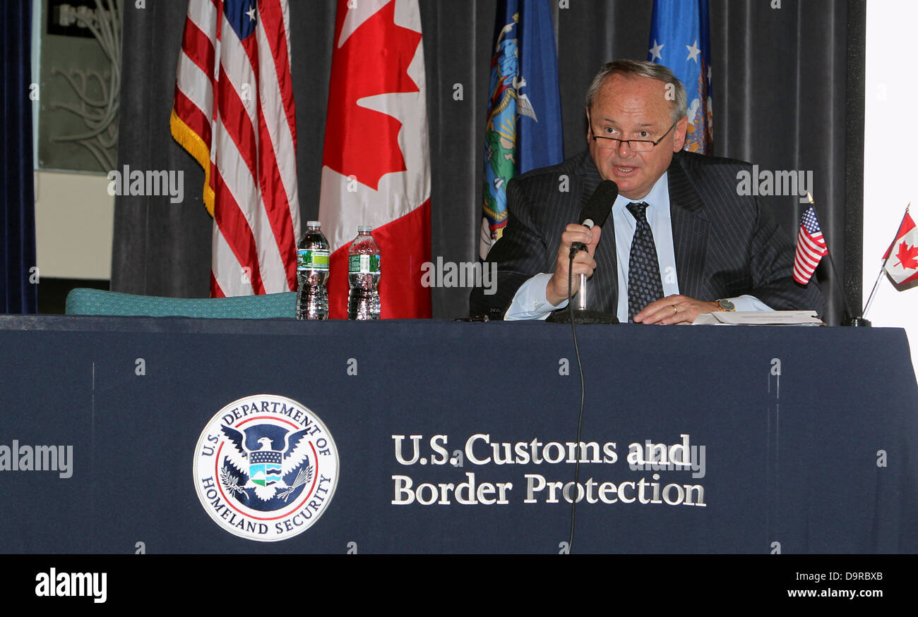 Cbp services hi-res stock photography and images - Alamy