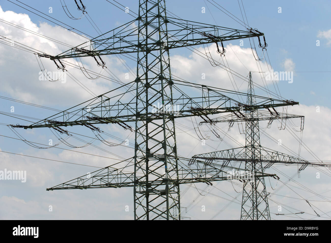 Electric power wire distribution hi-res stock photography and images ...