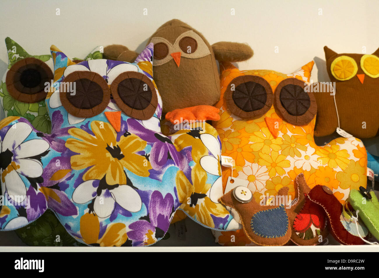 Hand crafted owls and birds for sale at Oxford, Oxfordshire UK in May ...