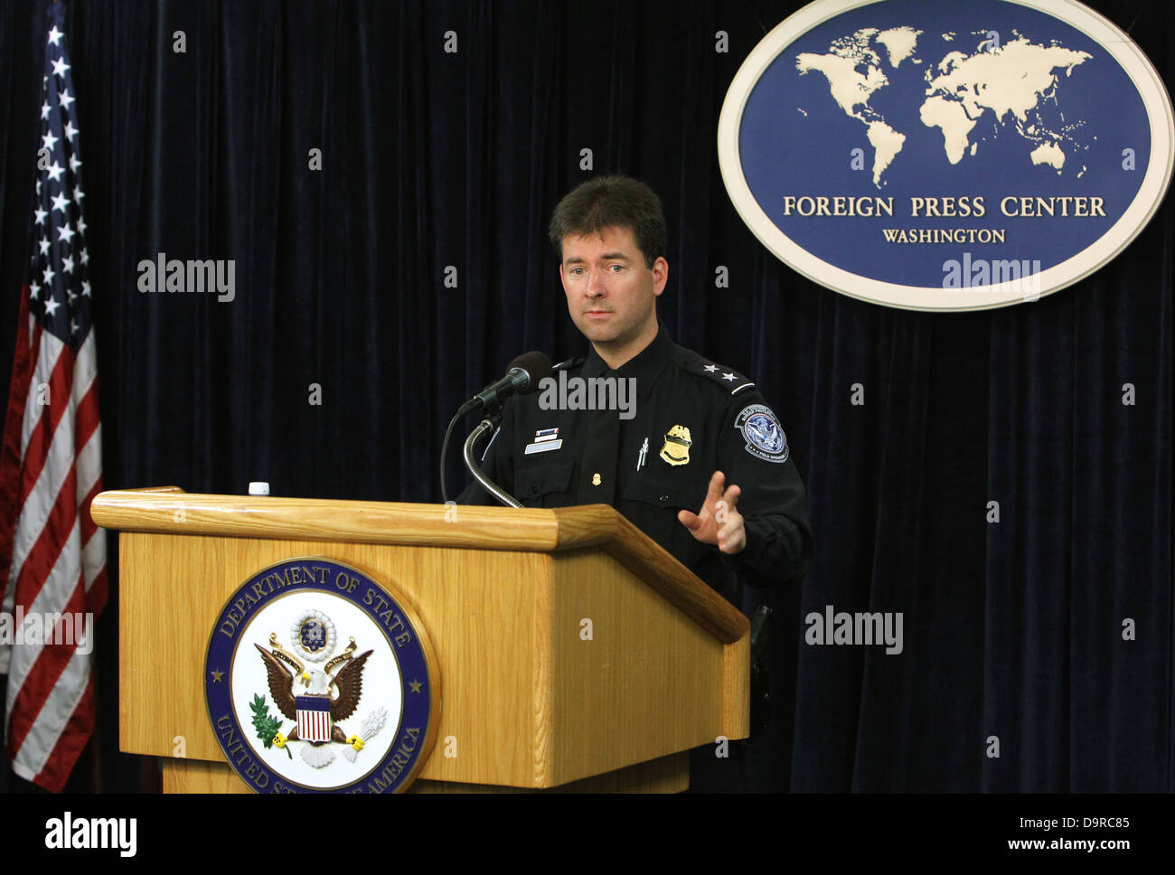 Cbp office of field operations hi-res stock photography and images - Alamy