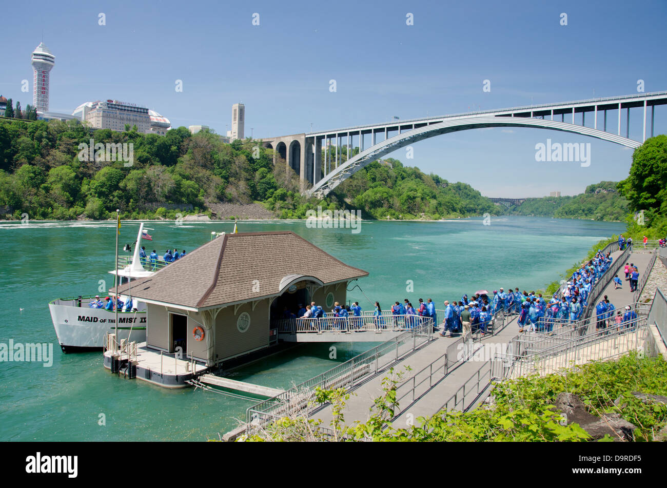 USA / Canada, New York / Ontario, Niagara Falls. Niagara River, Peace ...