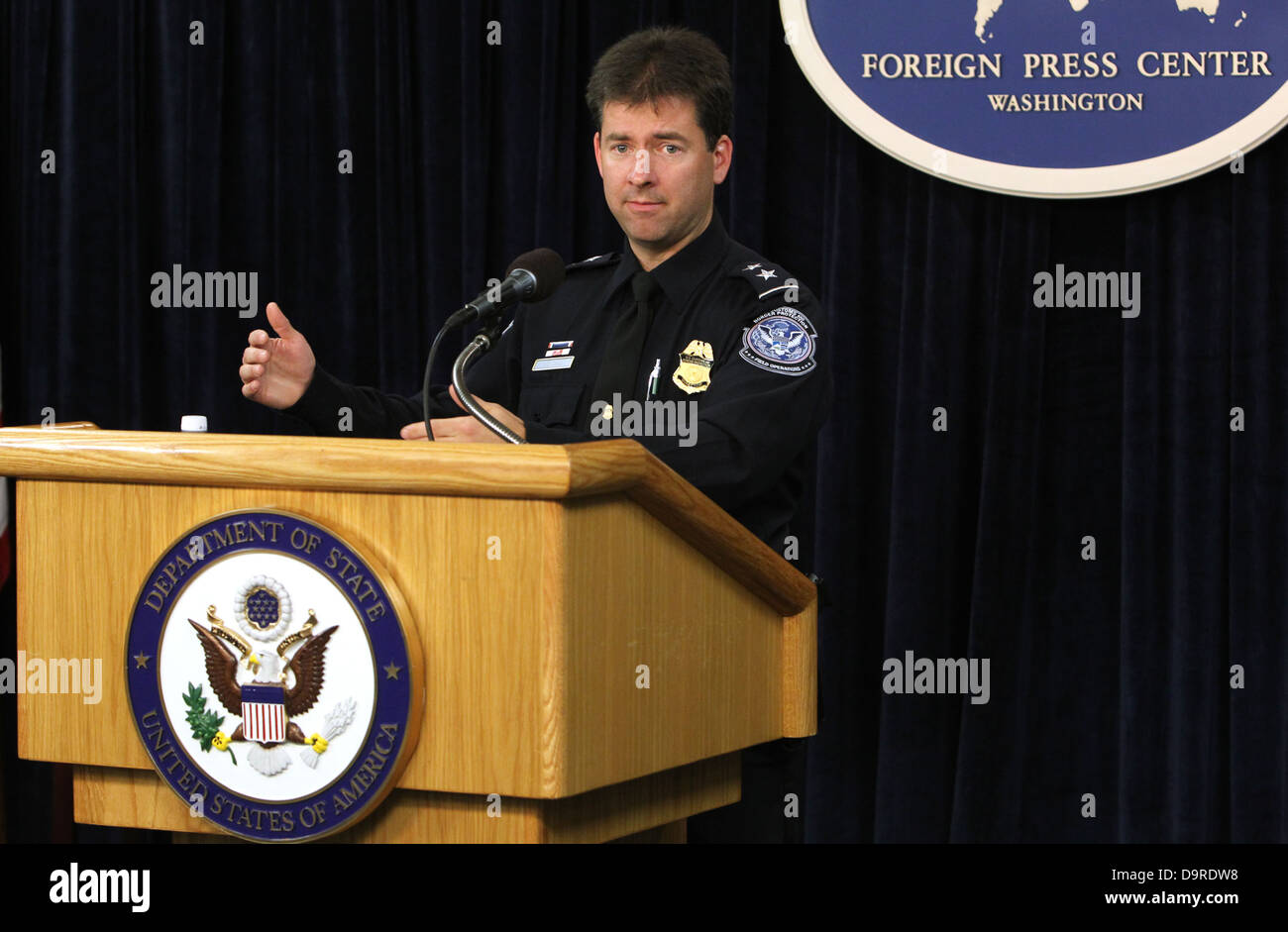 Cbp office of field operations hi-res stock photography and images - Alamy