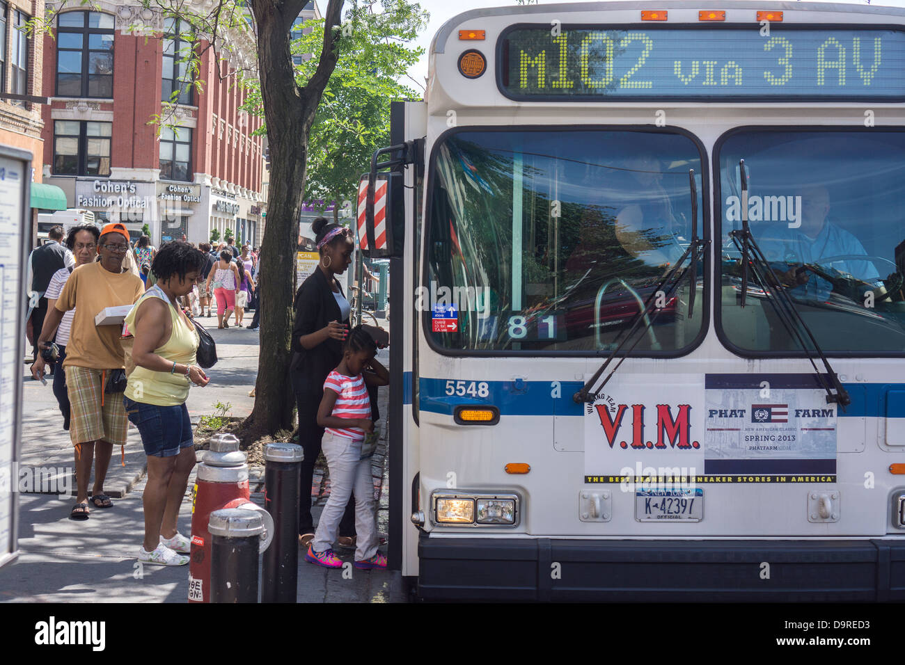 Harlem bus stop hi-res stock photography and images - Alamy