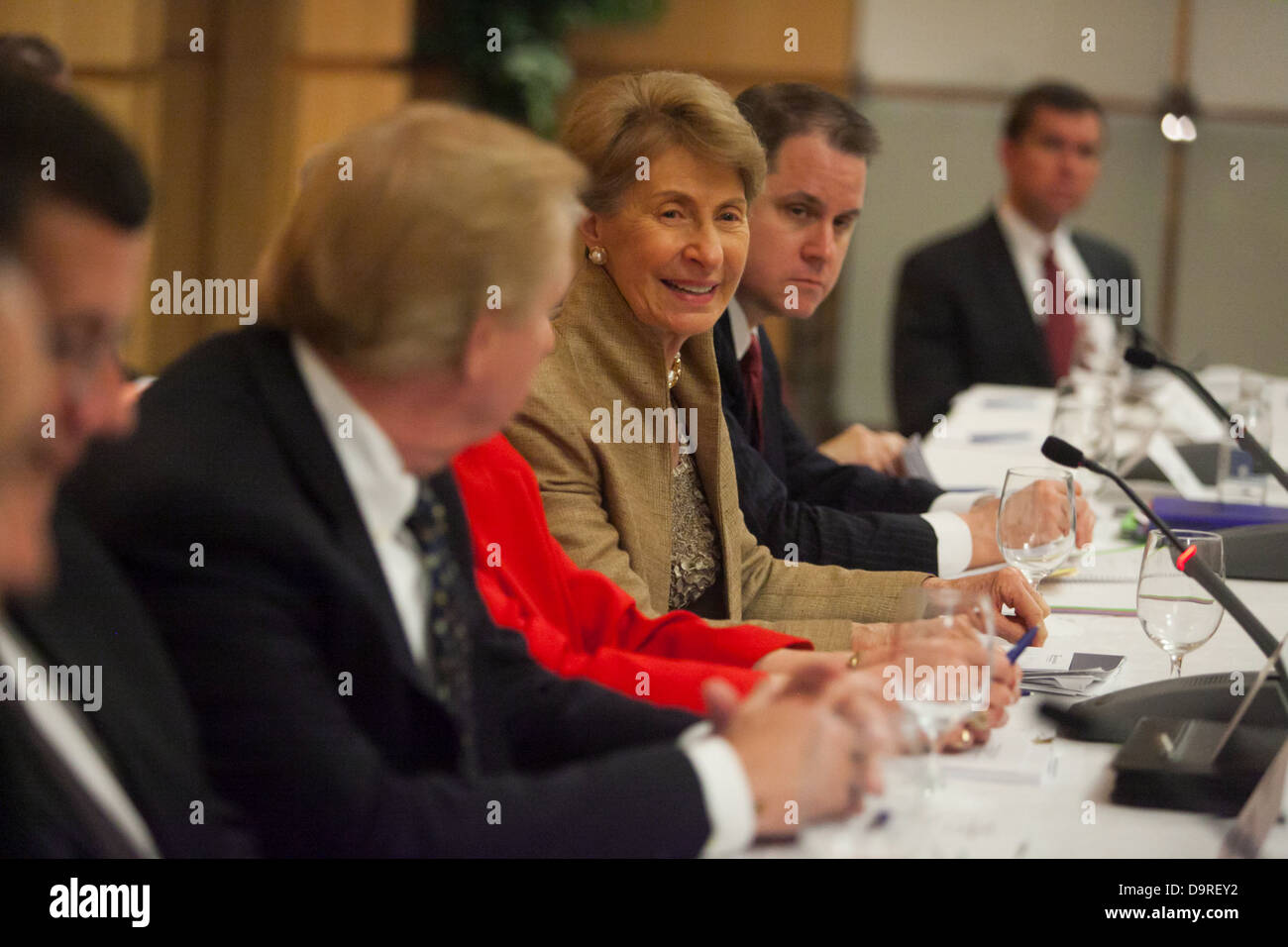 Commercial border hi-res stock photography and images - Alamy