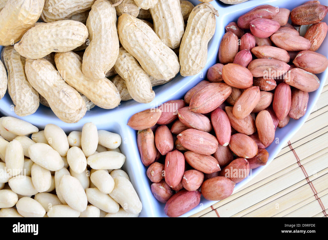 Crispy and crunchy sweet peanuts hi-res stock photography and images ...