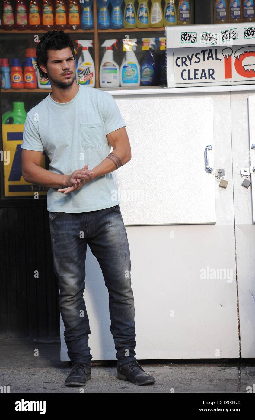 New York, USA. 24th June 2013. Taylor Lautner on location for TRACERS ...
