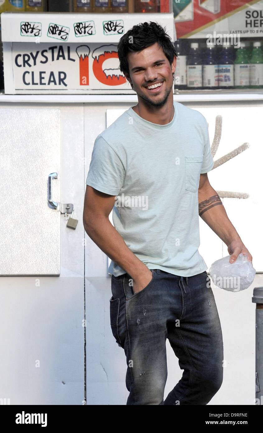 Taylor Lautner Street Style