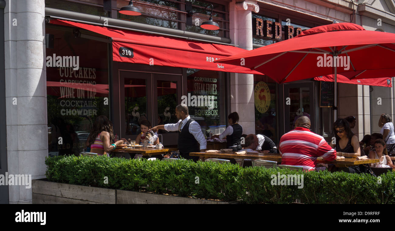 Red rooster restaurant hi-res stock photography and images - Alamy