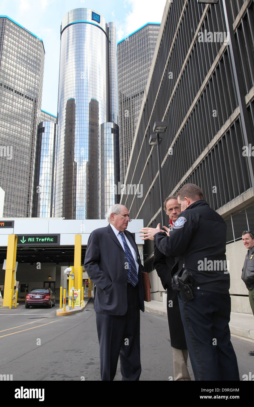 Senator 004 toured the U.S. Customs and Border Protection facility at ...