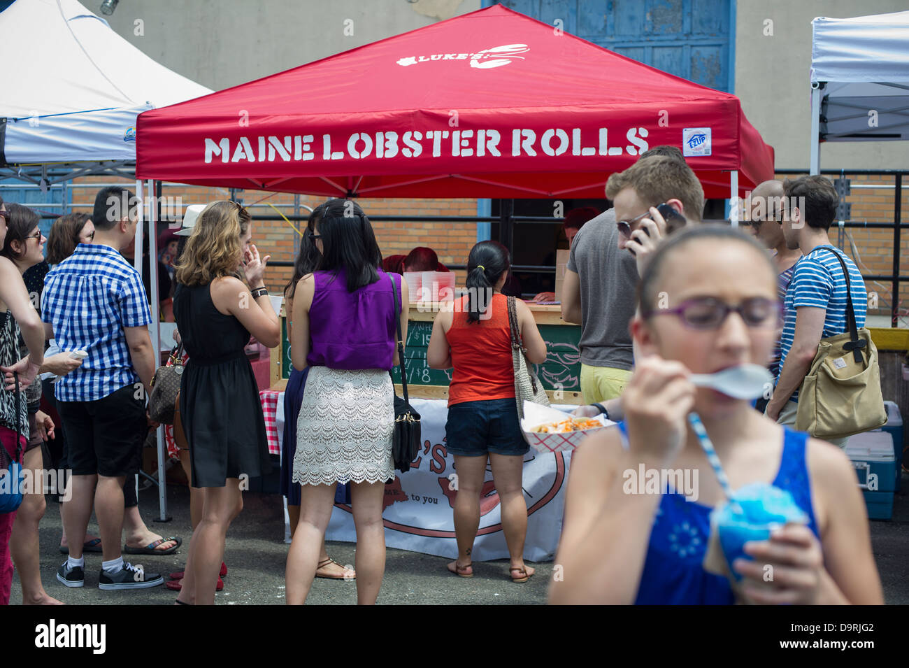 Thousands of shoppers and foodies arrive at the LIC Flea & Food in the ...