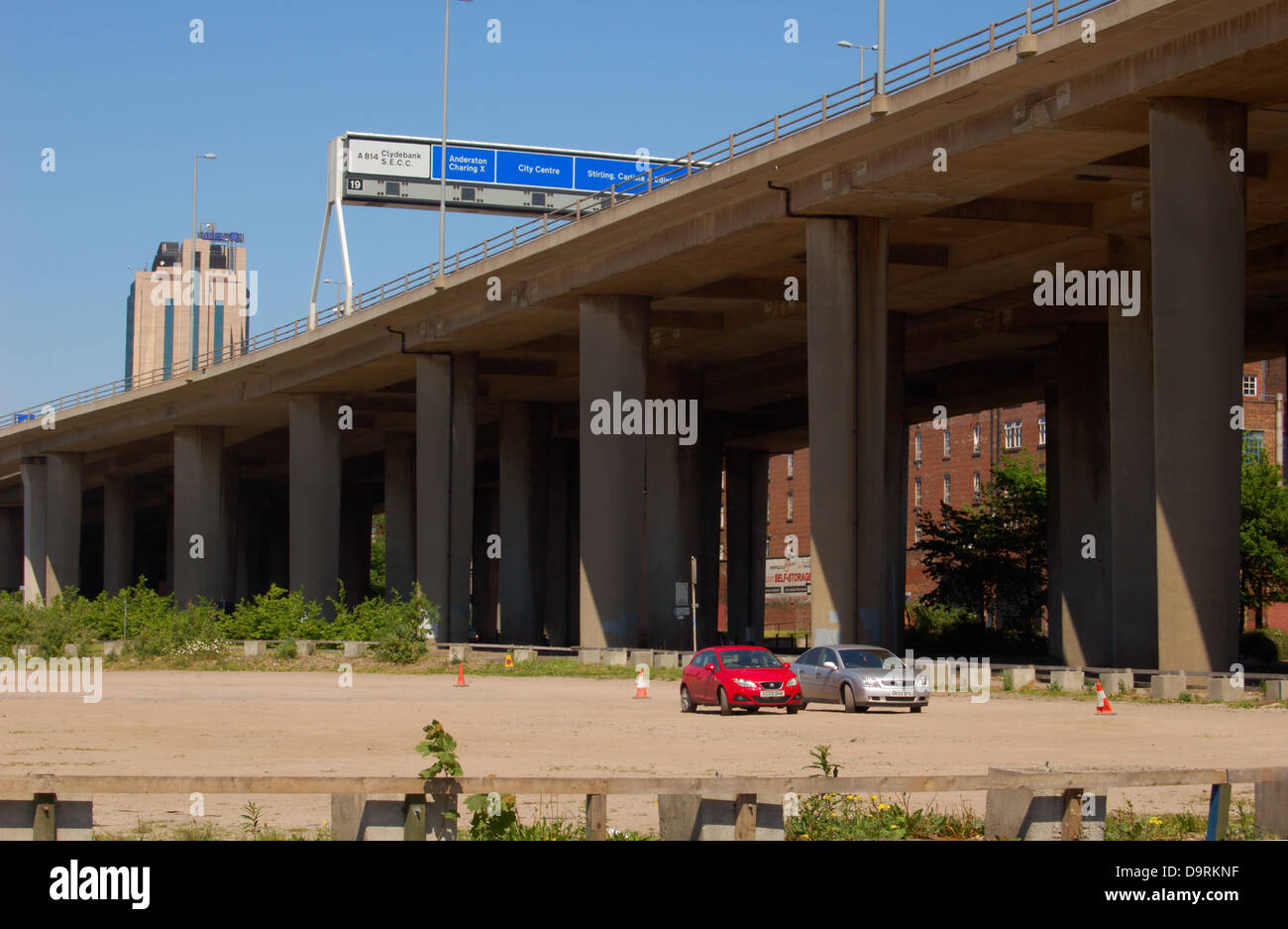 Approach to the Kingston Bridge in Glasgow, Scotland Stock Photo - Alamy